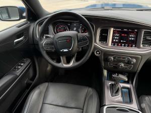 Blue Dodge Charger 2022 in Vilnius, with an engine capacity of 3.60 L and mileage of 58 thousand km for 24200 €, photo 17 on AUTOMOTO.COM.LV