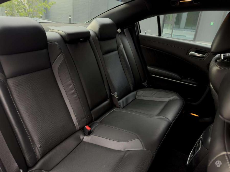 Blue Dodge Charger 2022 in Vilnius, with an engine capacity of 3.60 L and mileage of 58 thousand km for 24200 €, photo 27 on AUTOMOTO.COM.LV