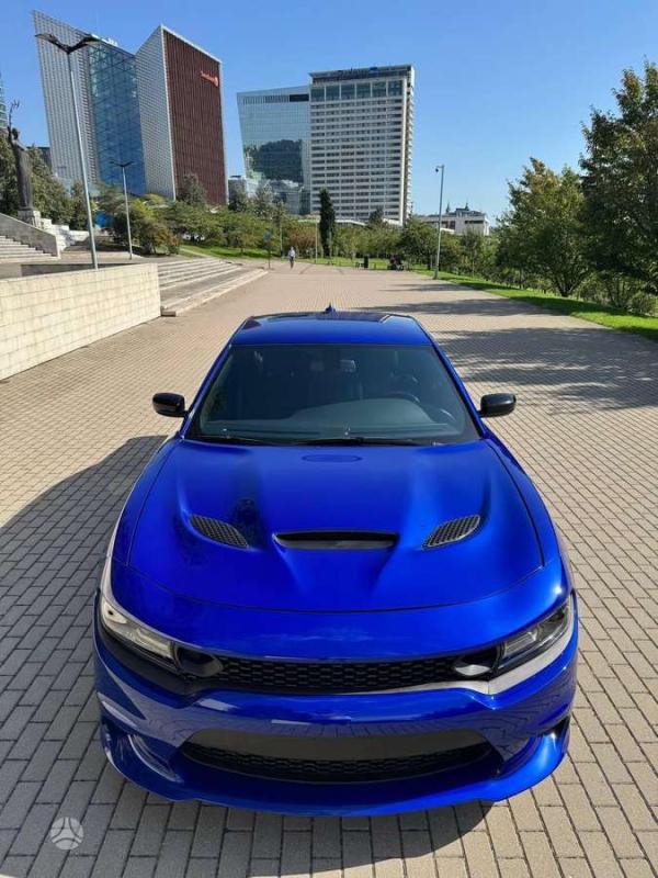 Blue Dodge Charger 2022 in Vilnius, with an engine capacity of 5.70 L and mileage of 77 thousand km for 27830 €, photo 7 on AUTOMOTO.COM.LV