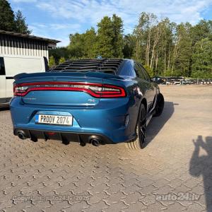 Zils Dodge Charger 2023 Tallina, ar dzinēja tilpumu 5.70 L un nobraukumu 41 tūkst. km par 35000 €, foto 4 vietnē AUTOMOTO.COM.LV