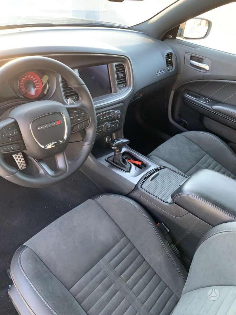 Green Dodge Charger 2021 in Kaunas, with an engine capacity of 5.65 L and mileage of 63 thousand km for 31800 €, photo 6 on AUTOMOTO.COM.LV