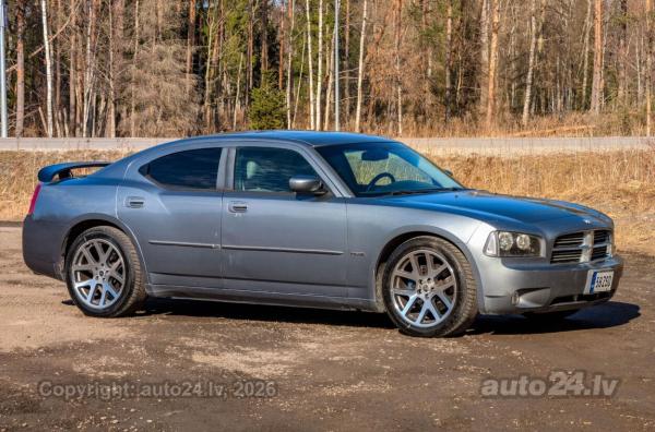 Pelēks Dodge Charger 2005 Tallina, ar dzinēja tilpumu 5.70 L un nobraukumu 279 tūkst. km par 9900 €, foto 3 vietnē AUTOMOTO.COM.LV