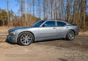 Pelēks Dodge Charger 2005 Tallina, ar dzinēja tilpumu 5.70 L un nobraukumu 279 tūkst. km par 9900 €, foto 7 vietnē AUTOMOTO.COM.LV