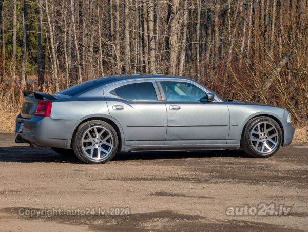 Grey Dodge Charger 2005 in Tallinn, with an engine capacity of 5.70 L and mileage of 279 thousand km for 9900 €, photo 4 on AUTOMOTO.COM.LV