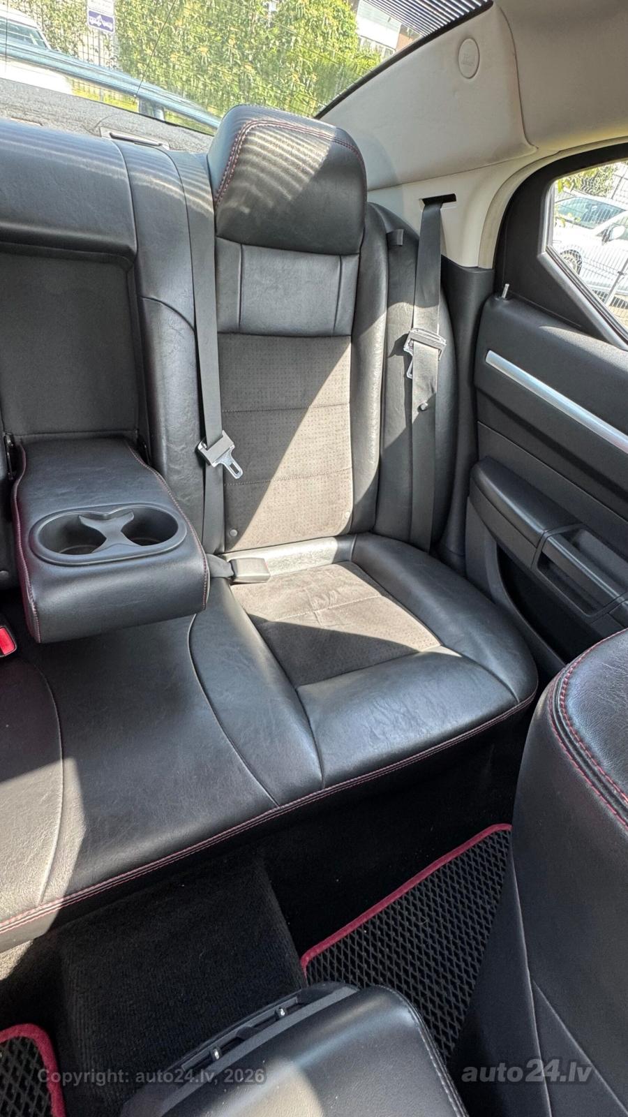 Pelēks Dodge Charger 2008 Tallina, ar dzinēja tilpumu 5.70 L un nobraukumu 250 tūkst. km par 9990 €, foto 7 vietnē AUTOMOTO.COM.LV