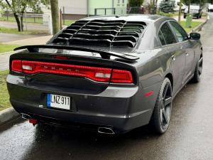Grey Dodge Charger 2014 in Kaunas, with an engine capacity of 5.65 L and mileage of 260 thousand km for 12950 €, photo 9 on AUTOMOTO.COM.LV