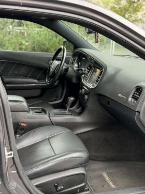Grey Dodge Charger 2014 in Kaunas, with an engine capacity of 5.65 L and mileage of 260 thousand km for 12950 €, photo 12 on AUTOMOTO.COM.LV