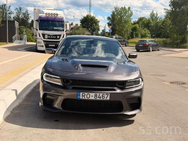 Grey Dodge Charger 2015 in Riga, with an engine capacity of 3.60 L and mileage of 158 thousand km for 14500 €, photo 2 on AUTOMOTO.COM.LV