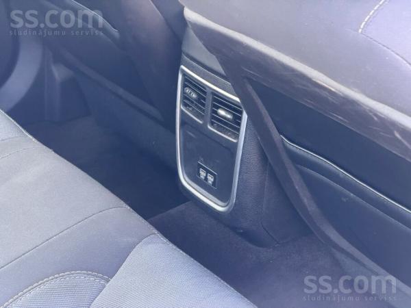 Grey Dodge Charger 2015 in Riga, with an engine capacity of 3.60 L and mileage of 158 thousand km for 14500 €, photo 9 on AUTOMOTO.COM.LV