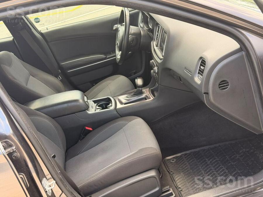 Pelēks Dodge Charger 2015 Rīga, ar dzinēja tilpumu 3.60 L un nobraukumu 158 tūkst. km par 14500 €, foto 16 vietnē AUTOMOTO.COM.LV