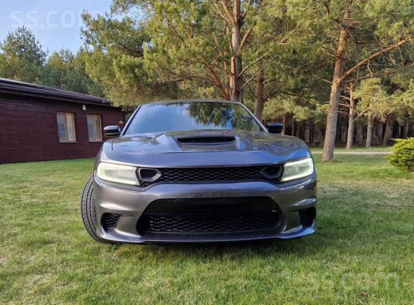 Grey Dodge Charger 2017 in Riga, with an engine capacity of 3.60 L and mileage of 67 thousand km for 17900 €, photo 3 on AUTOMOTO.COM.LV