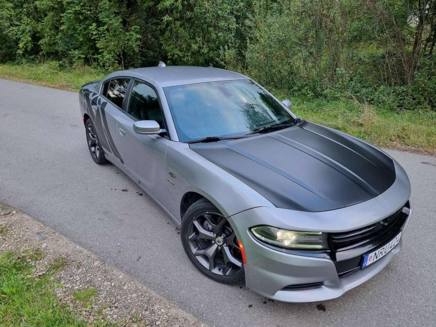 Grey Dodge Charger 2018 in Kaunas, with an engine capacity of 5.70 L and mileage of 180 thousand km for 19250 €, photo 1 on AUTOMOTO.COM.LV