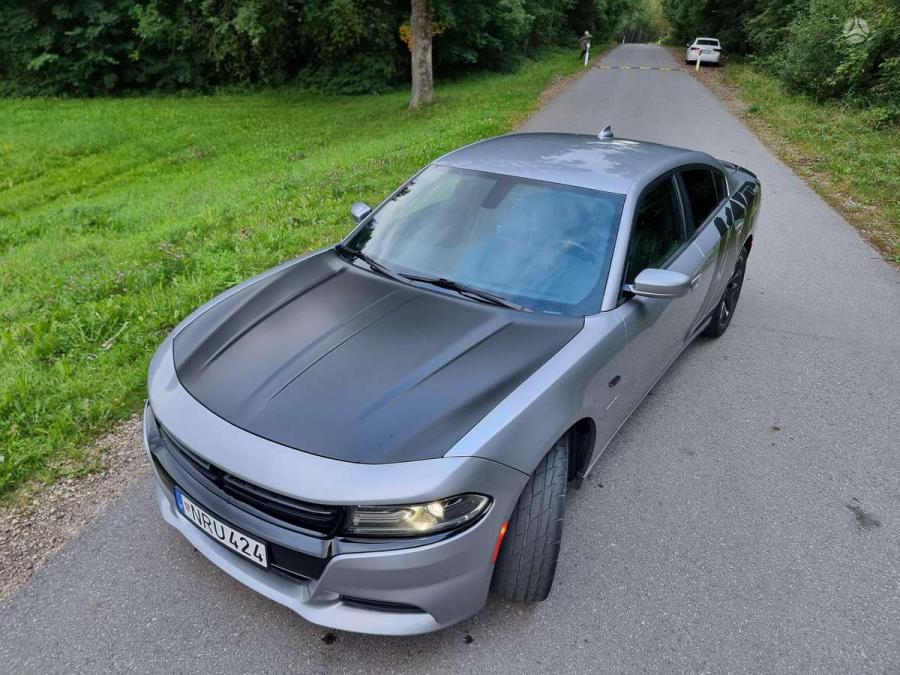 Grey Dodge Charger 2018 in Kaunas, with an engine capacity of 5.70 L and mileage of 180 thousand km for 19250 €, photo 9 on AUTOMOTO.COM.LV