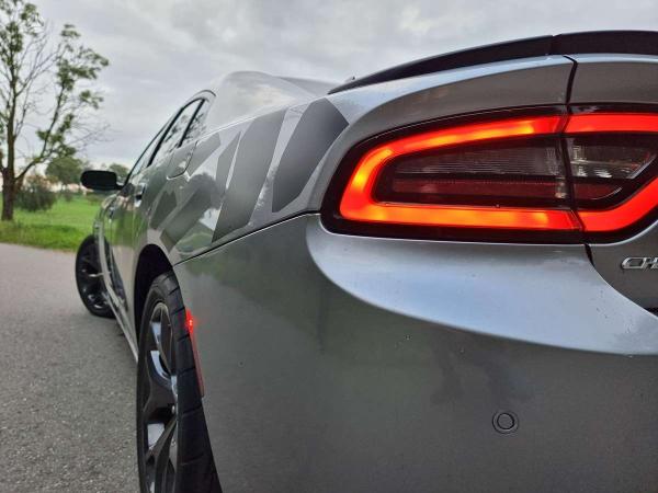Pelēks Dodge Charger 2018 Kauņa, ar dzinēja tilpumu 5.70 L un nobraukumu 180 tūkst. km par 19250 €, foto 10 vietnē AUTOMOTO.COM.LV