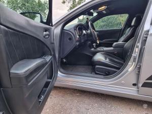 Grey Dodge Charger 2018 in Kaunas, with an engine capacity of 5.70 L and mileage of 180 thousand km for 19250 €, photo 12 on AUTOMOTO.COM.LV