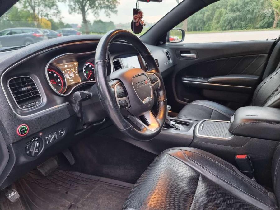 Grey Dodge Charger 2018 in Kaunas, with an engine capacity of 5.70 L and mileage of 180 thousand km for 19250 €, photo 13 on AUTOMOTO.COM.LV