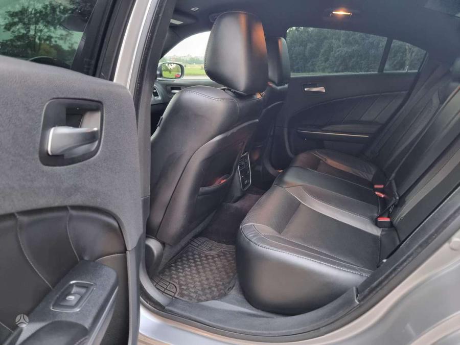 Grey Dodge Charger 2018 in Kaunas, with an engine capacity of 5.70 L and mileage of 180 thousand km for 19250 €, photo 16 on AUTOMOTO.COM.LV