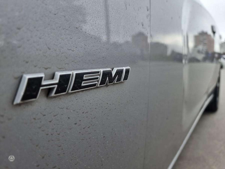 Grey Dodge Charger 2018 in Kaunas, with an engine capacity of 5.70 L and mileage of 180 thousand km for 19250 €, photo 34 on AUTOMOTO.COM.LV