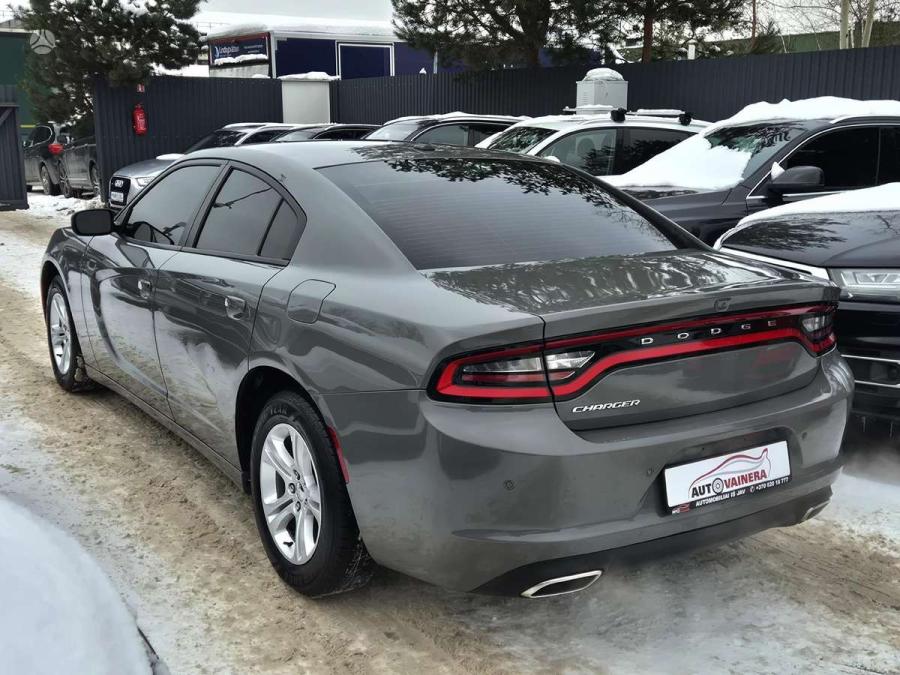 Grey Dodge Charger 2019 in Vilnius, with an engine capacity of 3.60 L and mileage of 178 thousand km for 15999 €, photo 3 on AUTOMOTO.COM.LV