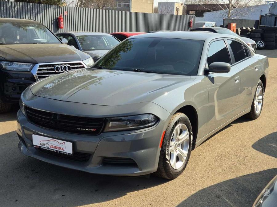 Pelēks Dodge Charger 2019 Viļņa, ar dzinēja tilpumu 3.60 L un nobraukumu 178 tūkst. km par 15999 €, foto 3 vietnē AUTOMOTO.COM.LV