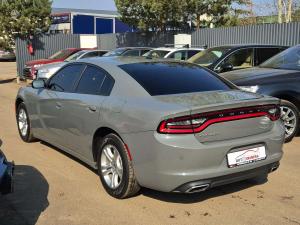 Pelēks Dodge Charger 2019 Viļņa, ar dzinēja tilpumu 3.60 L un nobraukumu 178 tūkst. km par 15999 €, foto 4 vietnē AUTOMOTO.COM.LV