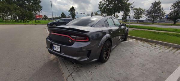 Dodge Charger 2021 in Panevezys on AUTOMOTO.COM.LV Grey Dodge Charger 2021 in Panevezys, with an engine capacity of 6.42 L and mileage of 78 thousand km for 28900 €, photo 5 on AUTOMOTO.COM.LV