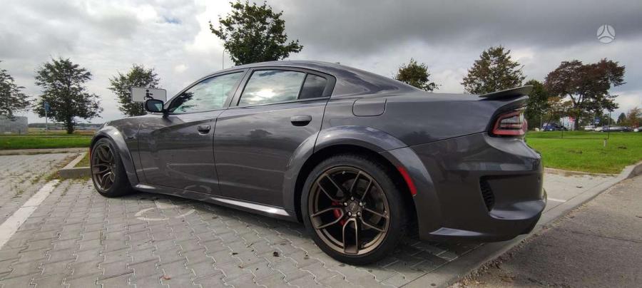 Grey Dodge Charger 2021 in Panevezys, with an engine capacity of 6.42 L and mileage of 78 thousand km for 28900 €, photo 11 on AUTOMOTO.COM.LV
