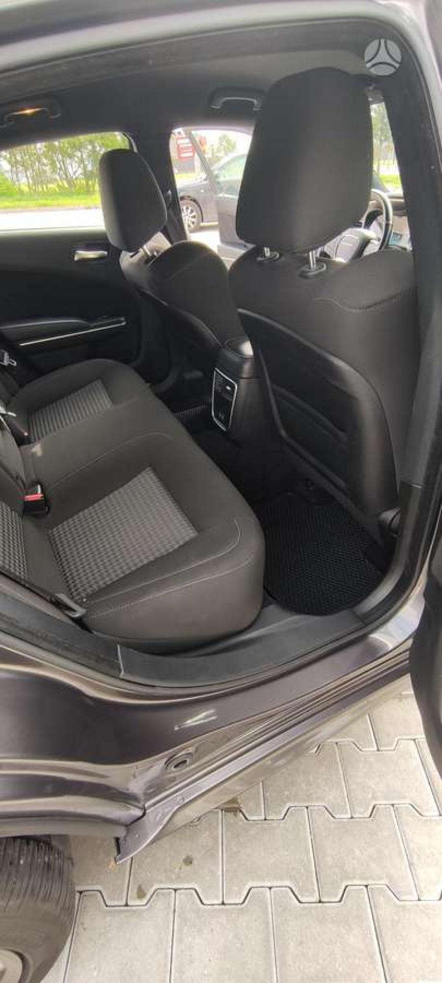 Grey Dodge Charger 2021 in Panevezys, with an engine capacity of 6.42 L and mileage of 78 thousand km for 28900 €, photo 18 on AUTOMOTO.COM.LV