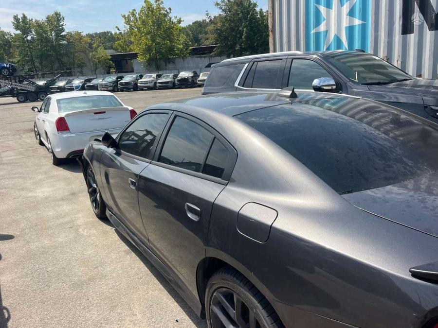 Grey Dodge Charger 2021 in Ukmerge, with an engine capacity of 3.60 L and mileage of 128 thousand km for 8990 €, photo 6 on AUTOMOTO.COM.LV