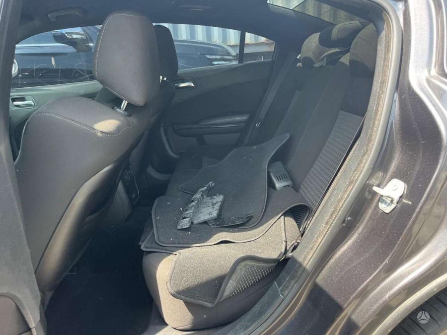 Grey Dodge Charger 2021 in Ukmerge, with an engine capacity of 3.60 L and mileage of 128 thousand km for 8990 €, photo 18 on AUTOMOTO.COM.LV