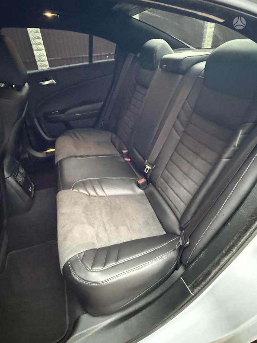 Pelēks Dodge Charger 2022 Kauņa, ar dzinēja tilpumu 5.70 L un nobraukumu 50 tūkst. km par 27300 €, foto 12 vietnē AUTOMOTO.COM.LV
