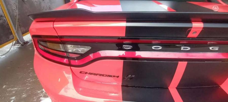Orange Dodge Charger 2019 in Kaunas, with an engine capacity of 3.60 L and mileage of 51 thousand km for 17700 €, photo 6 on AUTOMOTO.COM.LV