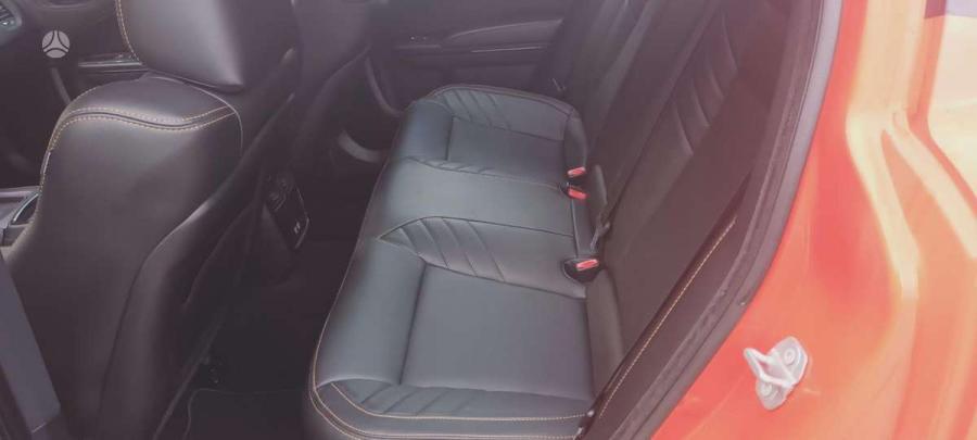 Orange Dodge Charger 2019 in Kaunas, with an engine capacity of 3.60 L and mileage of 51 thousand km for 17700 €, photo 16 on AUTOMOTO.COM.LV
