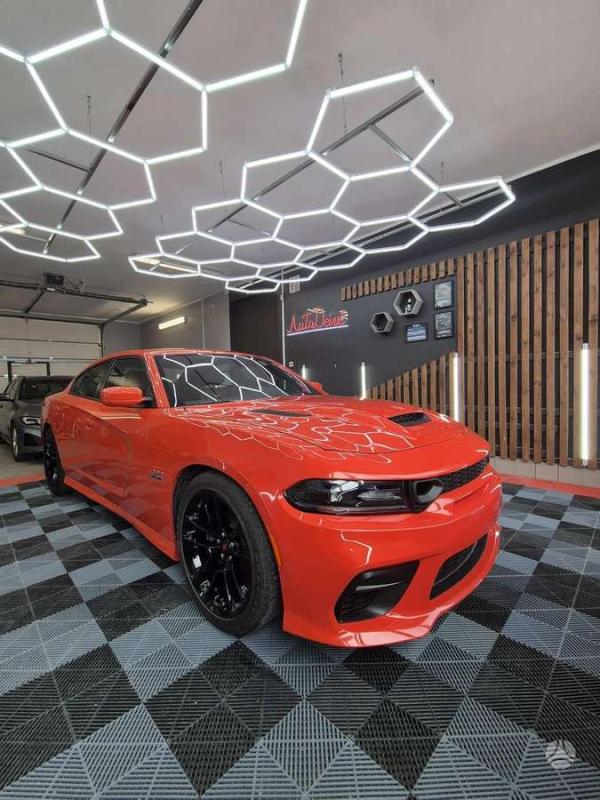 Oranžs Dodge Charger 2022 Panevēža, ar dzinēja tilpumu 6.42 L un nobraukumu 35 tūkst. km par 29990 €, foto 2 vietnē AUTOMOTO.COM.LV