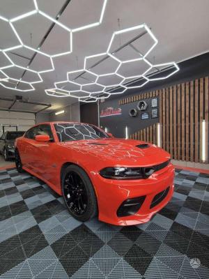 Orange Dodge Charger 2022 in Panevezys, with an engine capacity of 6.42 L and mileage of 35 thousand km for 29990 €, photo 2 on AUTOMOTO.COM.LV