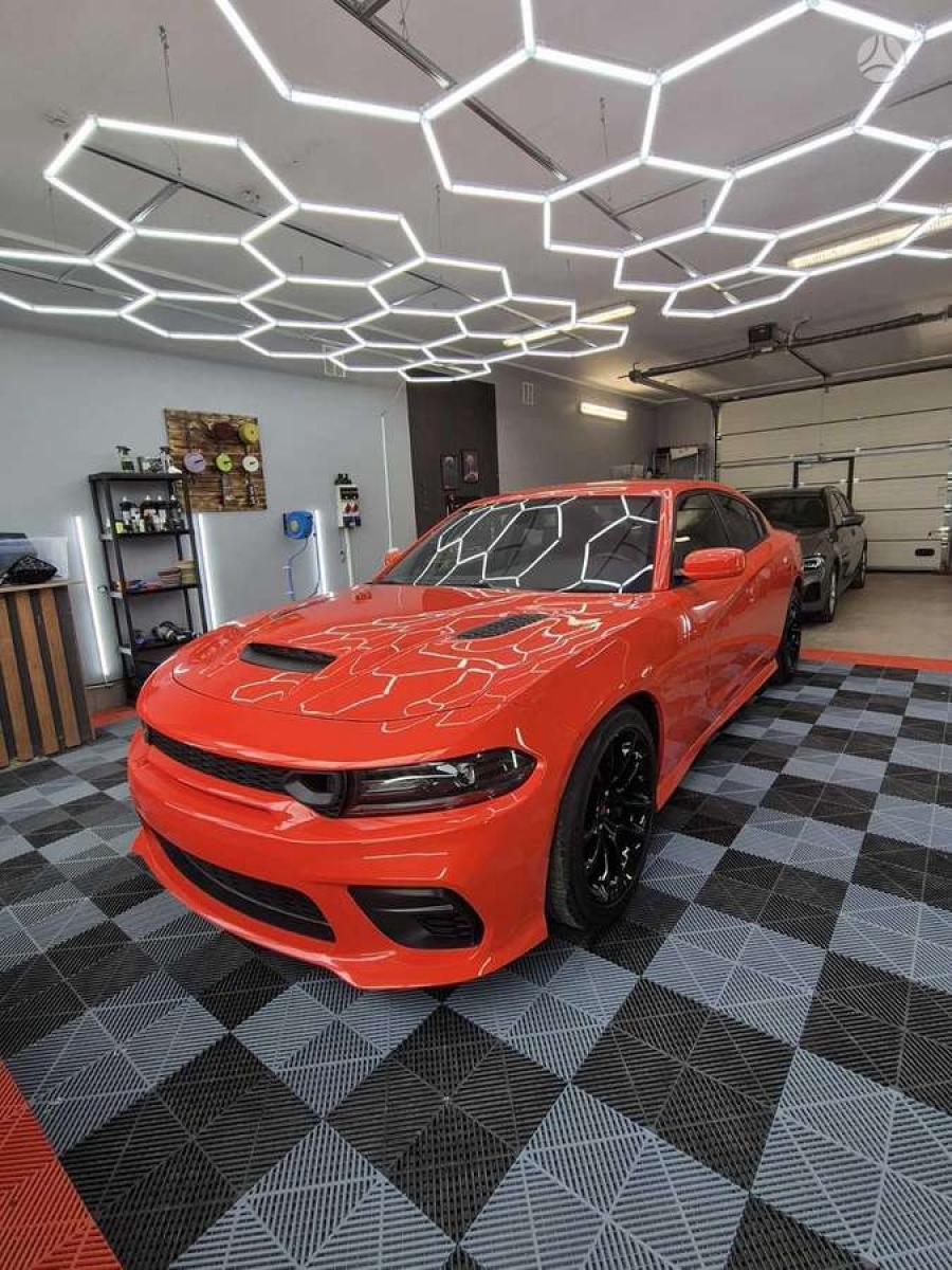 Orange Dodge Charger 2022 in Panevezys, with an engine capacity of 6.42 L and mileage of 35 thousand km for 29990 €, photo 6 on AUTOMOTO.COM.LV