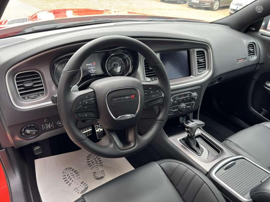 Orange Dodge Charger 2022 in Panevezys, with an engine capacity of 6.42 L and mileage of 35 thousand km for 29990 €, photo 16 on AUTOMOTO.COM.LV