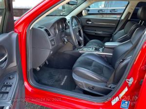 Sarkans Dodge Charger 2011 Veru, ar dzinēja tilpumu 6.10 L un nobraukumu 72 tūkst. km par 23900 €, foto 8 vietnē AUTOMOTO.COM.LV