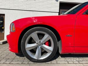 Sarkans Dodge Charger 2011 Veru, ar dzinēja tilpumu 6.10 L un nobraukumu 72 tūkst. km par 23900 €, foto 16 vietnē AUTOMOTO.COM.LV