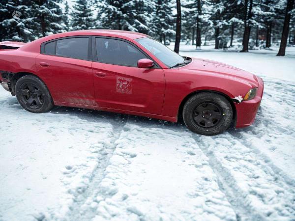 Red Dodge Charger 2013 in Kaunas, with an engine capacity of 5.65 L and mileage of 248 thousand km for 5250 €, photo 5 on AUTOMOTO.COM.LV