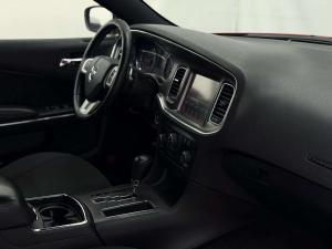 Sarkans Dodge Charger 2014 Viļņa, ar dzinēja tilpumu 5.65 L un nobraukumu 233 tūkst. km par 12800 €, foto 15 vietnē AUTOMOTO.COM.LV