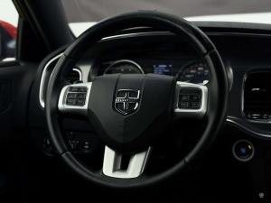 Sarkans Dodge Charger 2014 Viļņa, ar dzinēja tilpumu 5.65 L un nobraukumu 233 tūkst. km par 12800 €, foto 17 vietnē AUTOMOTO.COM.LV