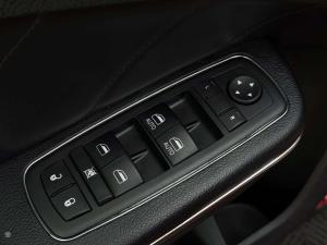 Sarkans Dodge Charger 2014 Viļņa, ar dzinēja tilpumu 5.65 L un nobraukumu 233 tūkst. km par 12800 €, foto 22 vietnē AUTOMOTO.COM.LV