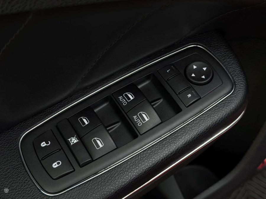 Sarkans Dodge Charger 2014 Viļņa, ar dzinēja tilpumu 5.65 L un nobraukumu 233 tūkst. km par 12800 €, foto 22 vietnē AUTOMOTO.COM.LV