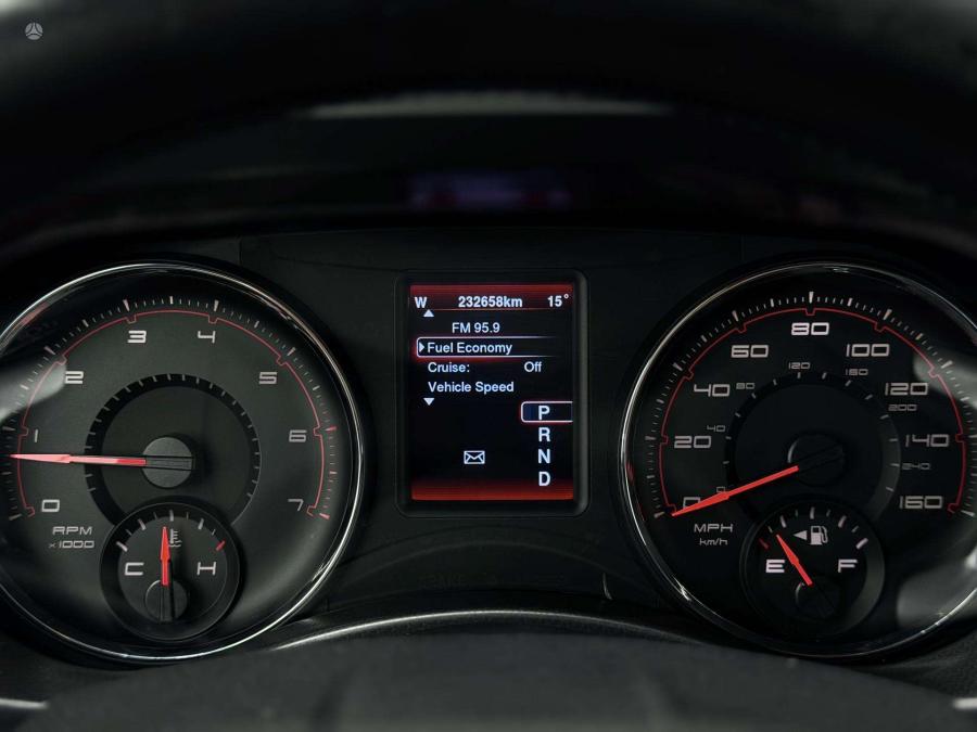 Sarkans Dodge Charger 2014 Viļņa, ar dzinēja tilpumu 5.65 L un nobraukumu 233 tūkst. km par 12800 €, foto 31 vietnē AUTOMOTO.COM.LV