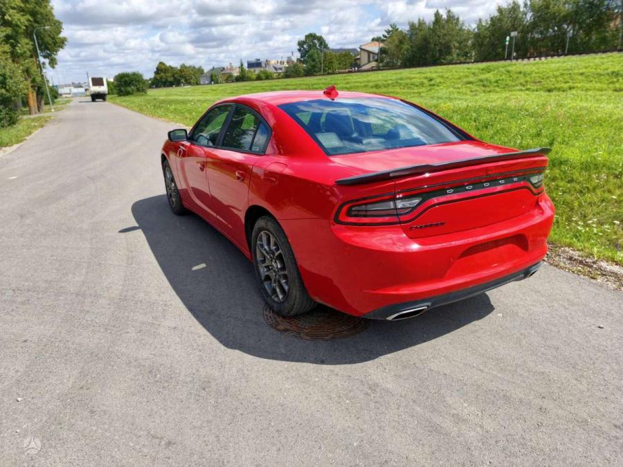 Sarkans Dodge Charger 2017 Šauļi, ar dzinēja tilpumu 3.60 L un nobraukumu 181 tūkst. km par 9559 €, foto 4 vietnē AUTOMOTO.COM.LV