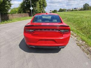 Sarkans Dodge Charger 2017 Šauļi, ar dzinēja tilpumu 3.60 L un nobraukumu 181 tūkst. km par 9559 €, foto 5 vietnē AUTOMOTO.COM.LV