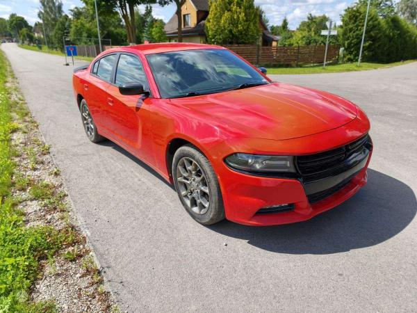 Red Dodge Charger 2017 in Siauliai, with an engine capacity of 3.60 L and mileage of 181 thousand km for 9559 €, photo 6 on AUTOMOTO.COM.LV