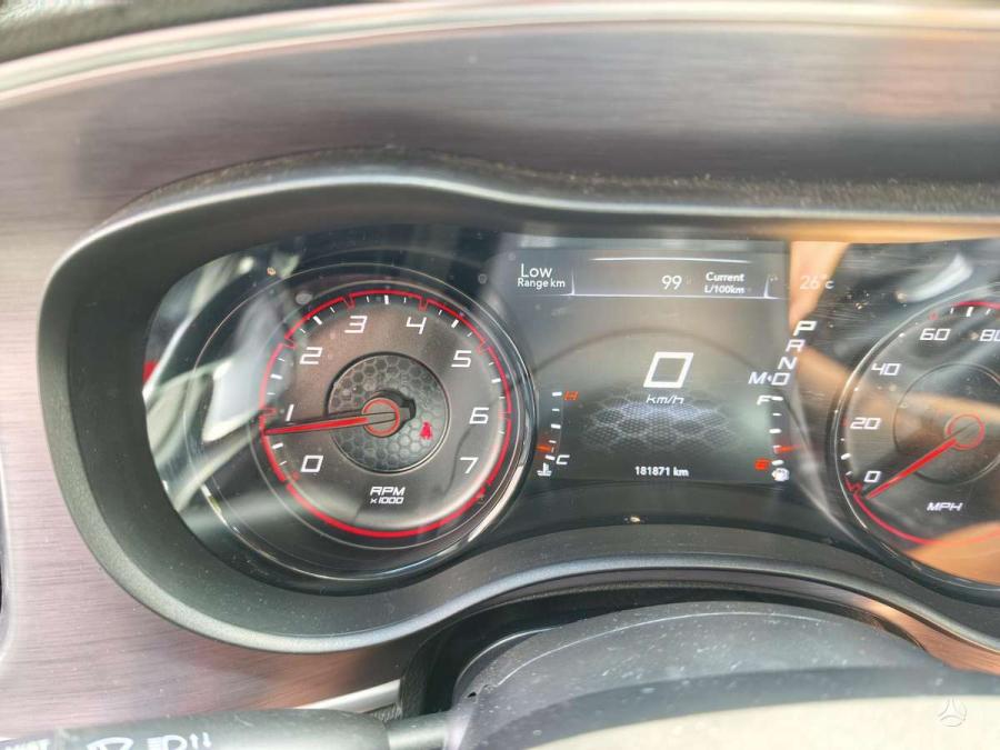 Sarkans Dodge Charger 2017 Šauļi, ar dzinēja tilpumu 3.60 L un nobraukumu 181 tūkst. km par 9559 €, foto 10 vietnē AUTOMOTO.COM.LV