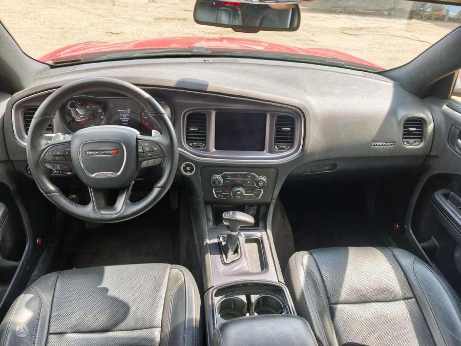 Sarkans Dodge Charger 2017 Šauļi, ar dzinēja tilpumu 3.60 L un nobraukumu 181 tūkst. km par 9559 €, foto 17 vietnē AUTOMOTO.COM.LV